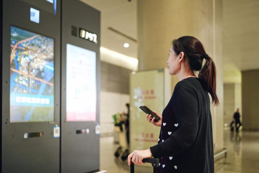 Enterprise Digital Signage - Z-Band Technologies